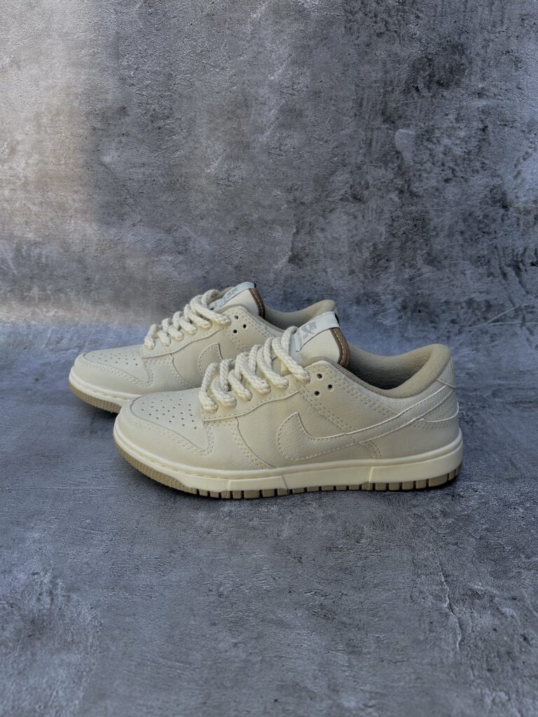 Nike sb dunk beige | Inshoes | Sneakers y zapatillas urbanas